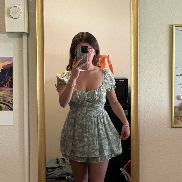 Francesca's Collections | Dresses | Nwot Sagelight Green And White ...